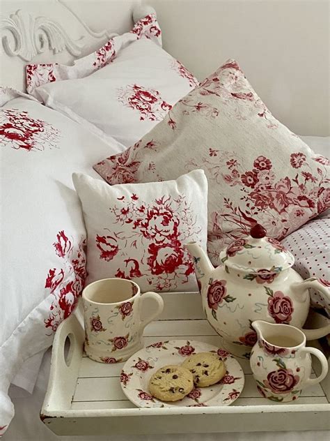 Pin By Madame Butterfly~♥~ On ~♥~red Roses Cottage~♥~ Cottage House