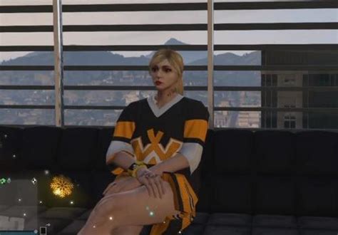 gta5线上女角色穿衣搭配 gta5在线女角色怎么搭配衣服好看 配图网