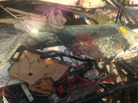 G1 Acidente Entre Caminhões Carro E Van Deixa Um Morto E 16 Feridos
