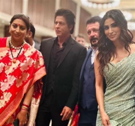 Smriti Iranis Daughters Reception Shah Rukh Khan Looks Suave As He