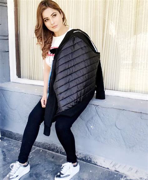 Bigg Boss 13 Fame Shehnaaz Gill Is Setting Internet On Fire With Her