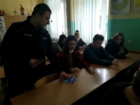 O Służbie W Policji Z Tegorocznymi Maturzystami Wiadomości Kpp W Żninie