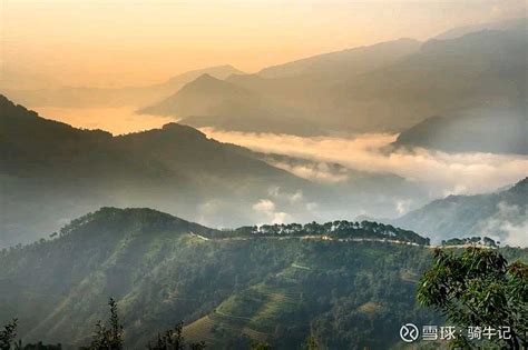 《孟子》经典10句，读后做个明白人 往事跨越千年，永恒的，是智慧，不变的，是思想。《孟子》是继《论语》后最重要的儒家经典，记述了孟轲一生的主要