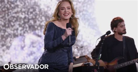 A Arena Feita à Medida O Vestido E A Pausa Para Ver Os Jogos Olímpicos