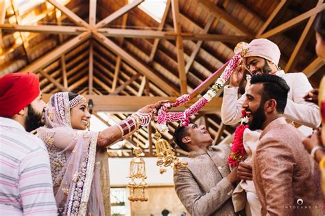 Into Candid Photography Wedding Photographer In Mumbai Weddingz