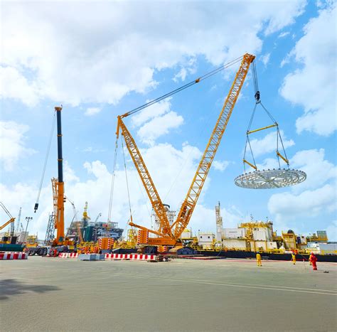 Heavy Lifting Equipment Rental In Dubai Uae And Saudi Arabia