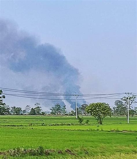 ခင်ဦး၊ မြို့သစ်ရွာကို စစ်တပ်က ၂ ရက်ဆက် ရွာလုံးကျွတ် မီးတင်ရှို့နေ Khit Thit Media