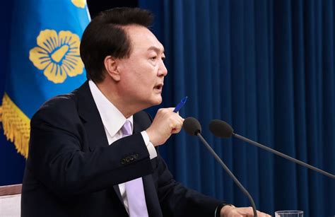 尹 140분 기자회견 뭐가 달랐나알맹이 없어 Vs 진솔했다
