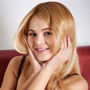 Talia Sexy Nude Pics