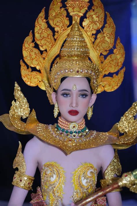 ទើបឈ្នះមកុដលំដាប់រងទី២ពីប្រទេសថៃ ពេលនេះឌៀប សូហ្វីរ៉ា ស្រាប់តែហក់ចាប់បានការងារសិល្បៈច្រើនសន្ធឹក