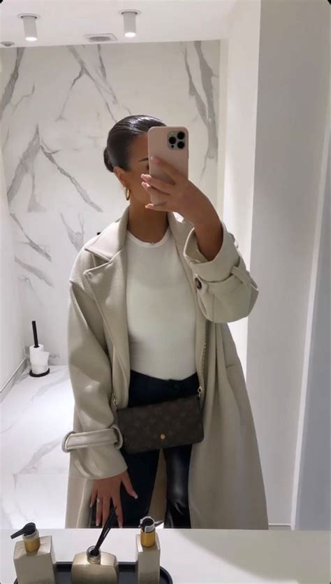 Pin Van Y E S H U A 🌺 Op O U T F I T S Kleding Stijlen Stijlvolle