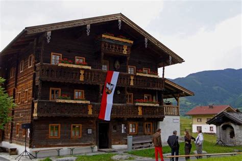 السياحة في كابرون