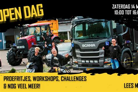 Dag Van Het Naakt Tuinieren