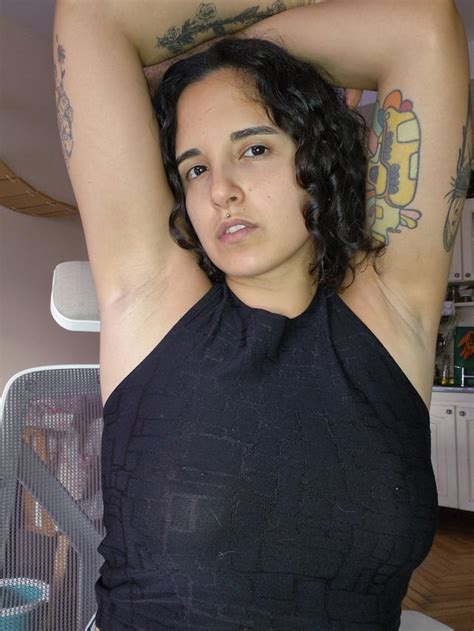 Kiss my armpits : r/armpitvoyeur