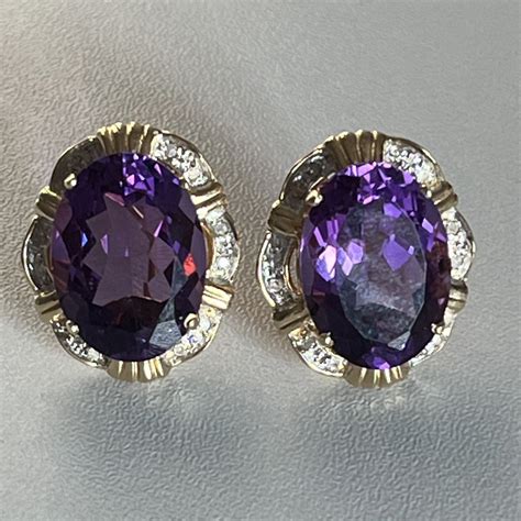 Proantic 4910 Yellow Gold Amethyst Diamond Earrings