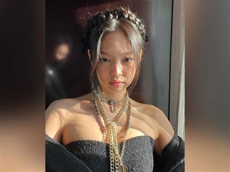 Jennie Kim Trends On Twitter Worldwide For Paris Fashion Week