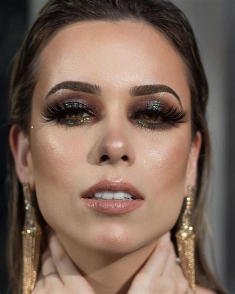 Medusa Glam Makeup Glitter Smoky Makeup Gold Siren Eye Makeup Make