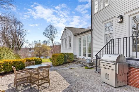 For Sale 9 S Main St Essex Ct 06426 ®
