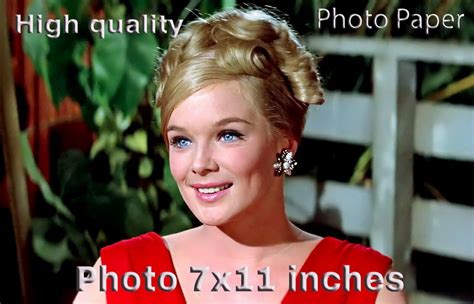 Linda Evans Beach Blanket Bingo Photo 11x7 Inches 01