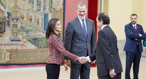 El Saludo Más Cariñoso De Felipe Vi Y Letizia A Su Ex Mano Derecha