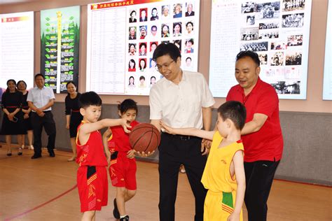 省管局领导“六一”国际儿童节走访慰问局属幼儿园幼教游戏手工