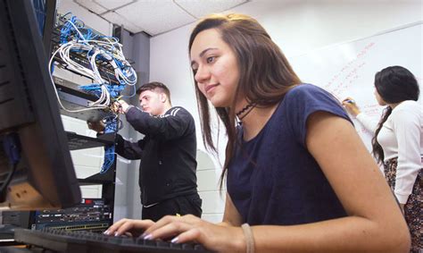 ¿por Qué Estudiar Ingeniería En Telecomunicaciones En La Ucab