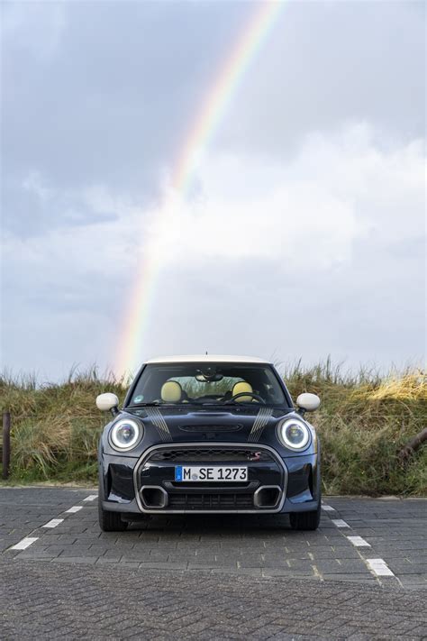 카리스마 넘친다 미니 쿠퍼 S 레졸루트 에디션