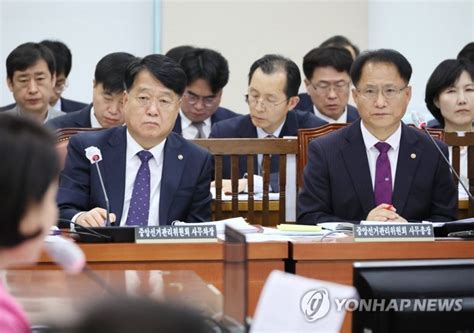 선관위 사무총장·사무차장 자녀 특혜채용 의혹에 사퇴 파이낸셜뉴스