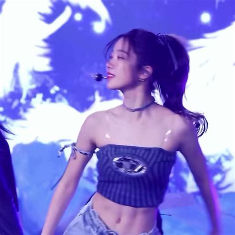 카즈하 입덕 직캠 꼭 봐 땡이 Queenko O