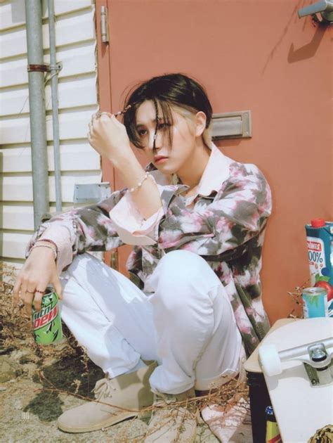 Pin By Ttt On Renjun Nct Fotografi Lucas