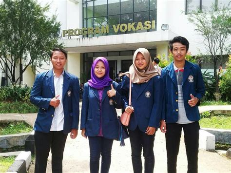 Inilah Arti Di Balik Warna Warna Jas Almamater Kampus Di Indonesia
