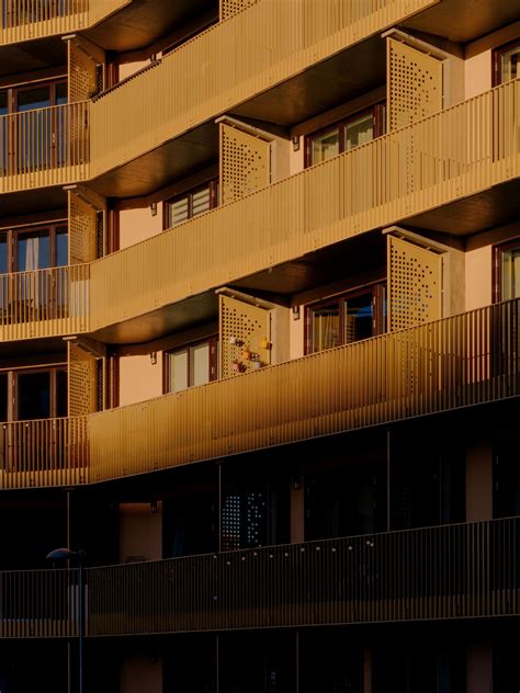 Fra Stor Småby Til Liten Storby I Hovinbyen Obos