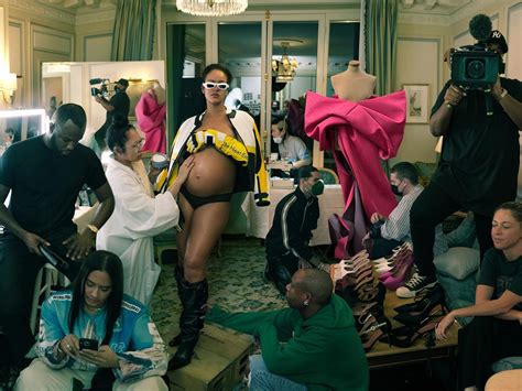 Pregnant Rihanna Posing Nude For Vogue 5 Photos Video The Fappening