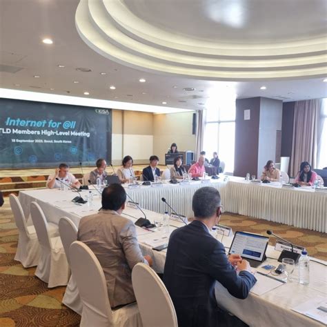 Mengintegrasikan Layanan Manajemen Dns Dengan Cloud Untuk Infrastruktur Yang Terhubung Tentang