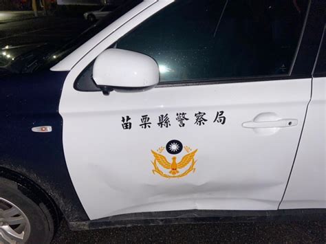 （酒駕拒檢衝撞警車片）男子酒駕逆向停車拒檢衝撞 遭逮捕車內起出槍支毒品