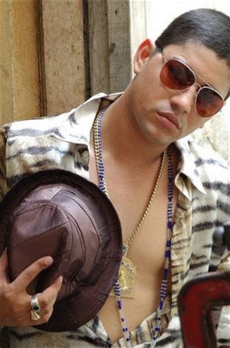 Baracutey Cubano JOVENES RECHAZAN A REGUETONERO BABY LORES
