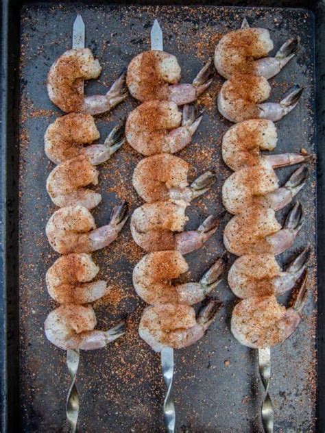 Easy Grilled Shrimp Cocktail With Sriracha Cocktail Sauce Vindulge