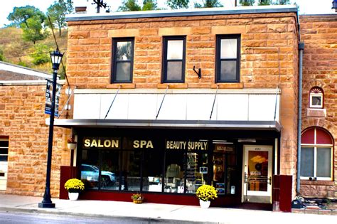 401 N River St Hot Springs Sd 57747 Mls 77411 Redfin