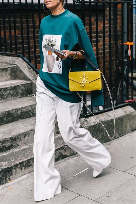 Street Style LFW Día 1 Недели моды в лондоне Наряды Нынешняя мода
