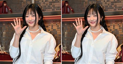 뉴진스 하니 ‘가을 나들이 패션 화이트 셔츠에 청바지 그리고 예쁜 미소면 끝 틀린그림찾기
