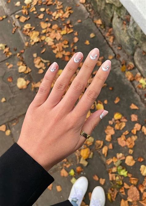 47 Cute Spooky Halloween Nail Ideas 2022 Ghost Cuticle Cuff Nails 1