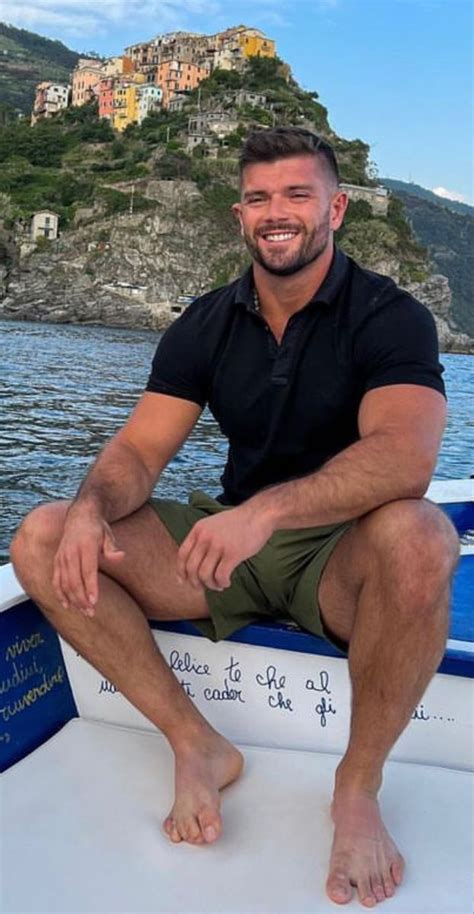 Pin By Jorge Briceño On Vestir Fit Men Bodies Hot Men Bulge Hot Men Bodies
