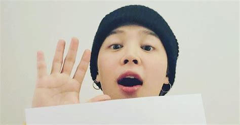 방탄소년단 지민 크리스마스 이브에 찾아온 지민 산타 존재 자체가 선물♥