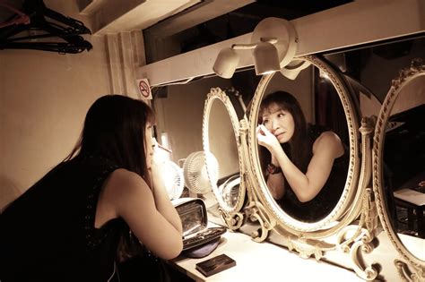 Actress Kōda Riri Brings Artistic Flair To Japans Stripping World