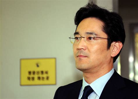 삼성전자 어닝쇼크 이재용에게 쏠리는 눈길