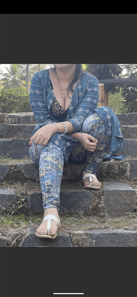 Random Exhibitionism Dare Desi Cleavage R Indian Exhibitionism
