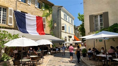 Lourmarin - prowansalskie miasteczko, w którym żył Albert Camus