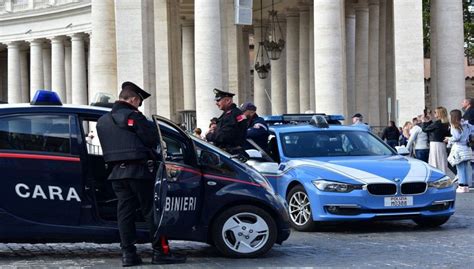 Qual è La Differenza Tra Polizia E Carabinieri