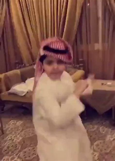 موسوعة الرياكشنات On Twitter رياكشن ولد اخو محمد عبدالرحمن يرقص