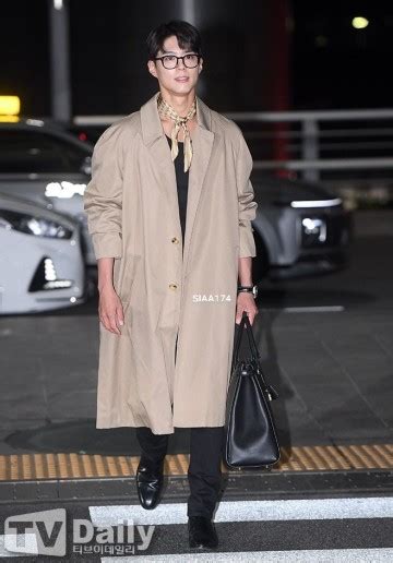 네이버 인플루언서 시아의룩북의 홈